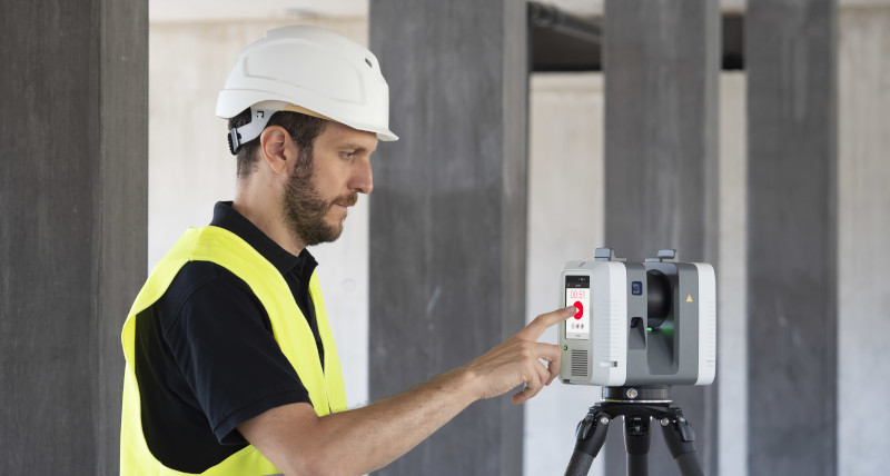 Szybki, precyzyjny i mobilny skaner laserowy 3D Leica RTC360 LT.